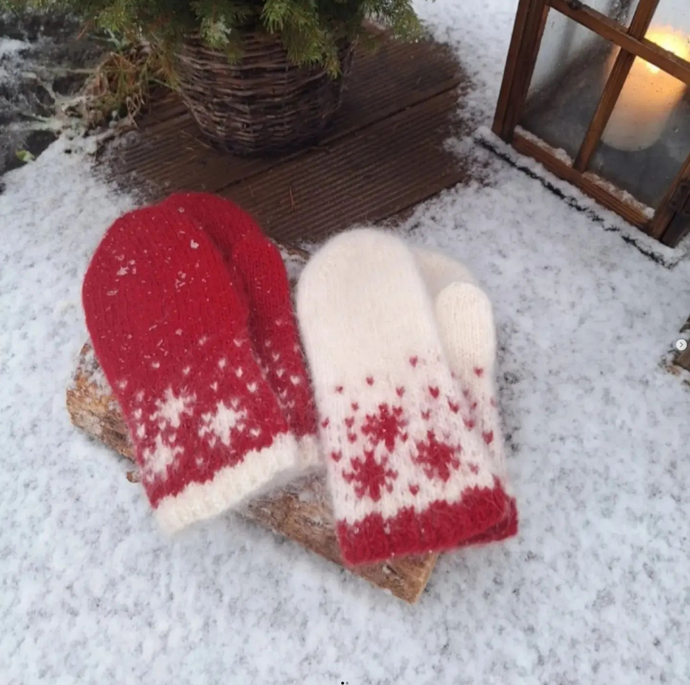 It's Snowing Mittens – Arctic Knits